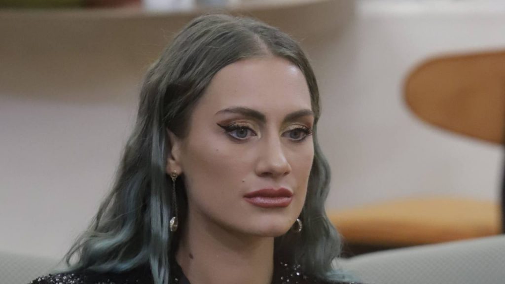 Gf Vip, la sorella di Nikita Pelizon rompe il silenzio: "Sono stanca"